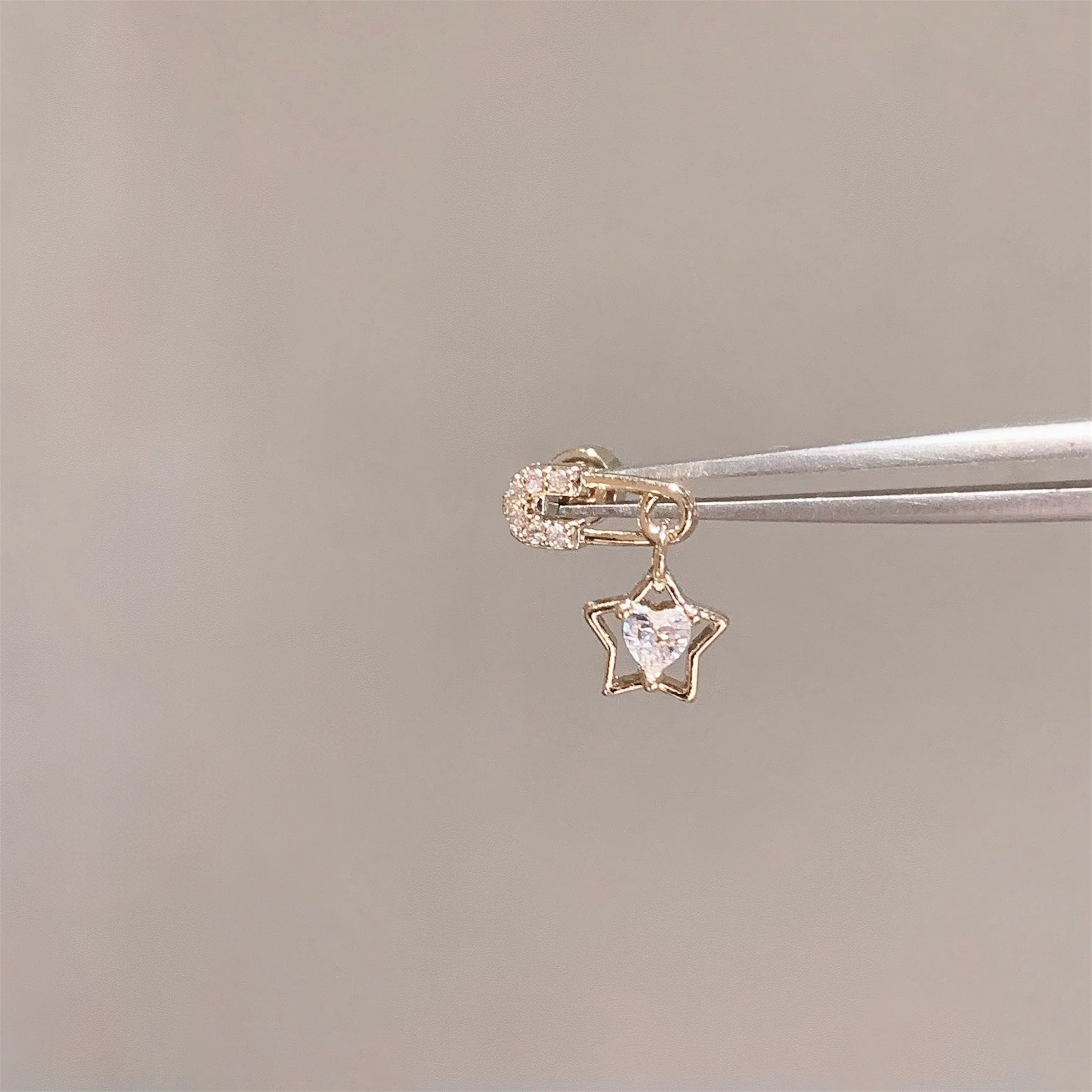 Gold Safety Pin Star Helix Stud – Rera